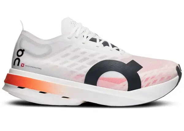 On Cloudboom Strike Sneakers - White/black