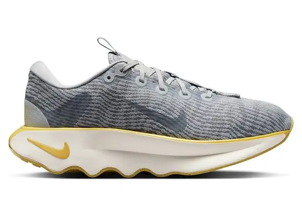 Nike Motiva Light Sneakers