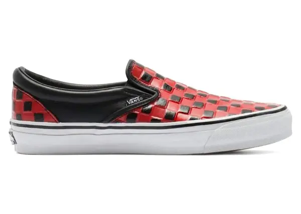 VANS Classic Slip-on 98 Vibram Checkerboardin Sneakers - Red/black
