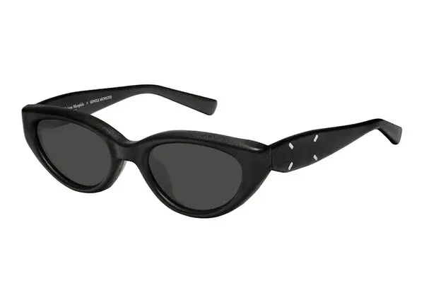 GENTLE MONSTER Maison Margiela X Cat Eye Sunglasses - Black (mm108 L01)