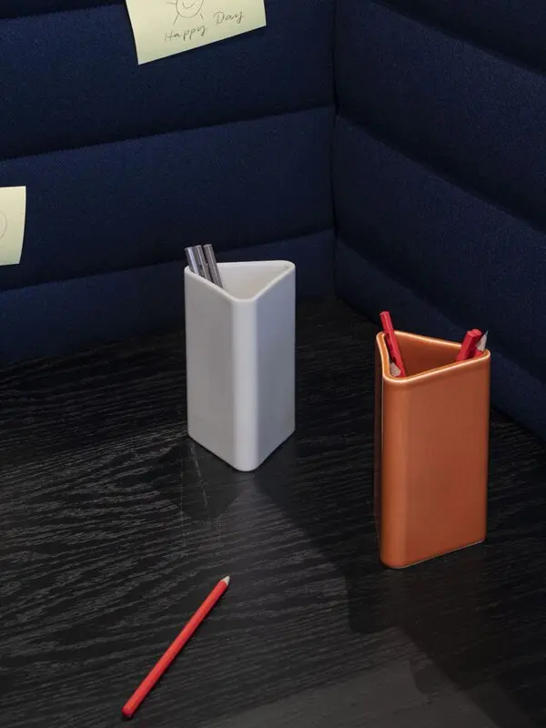 RAAWII Vases Lifestyle - Burgundy