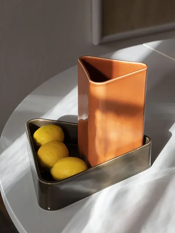 RAAWII Vases Lifestyle - Coffee