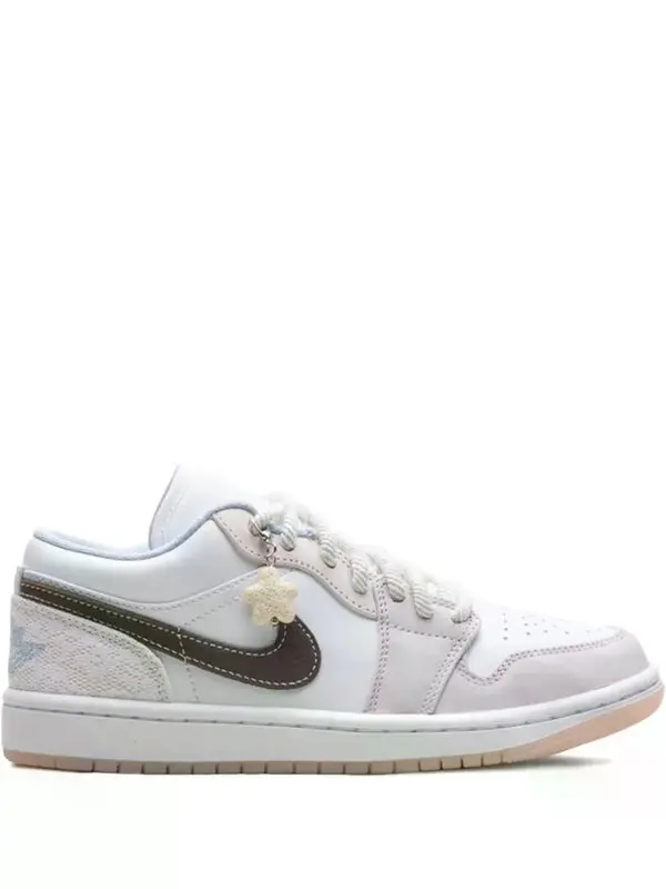Nike Jordan 1 Low Sneakers