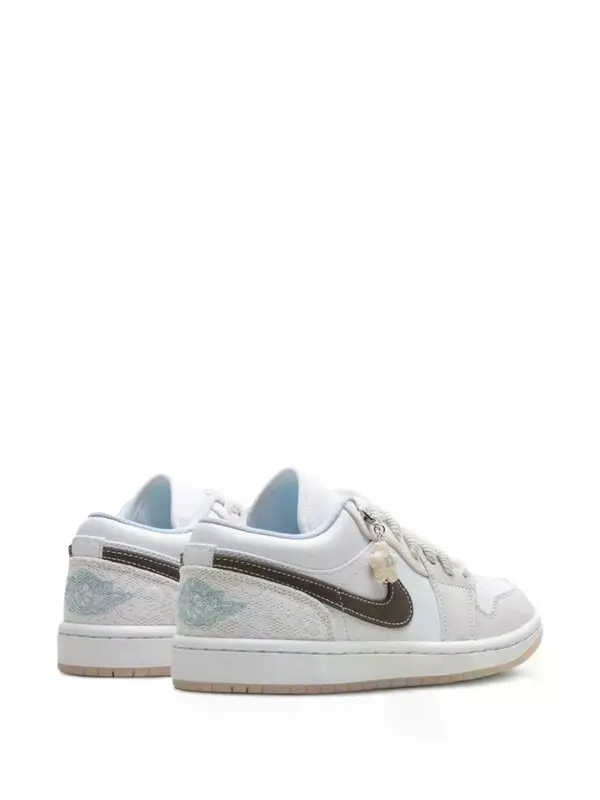 Nike Jordan 1 Low Sneakers