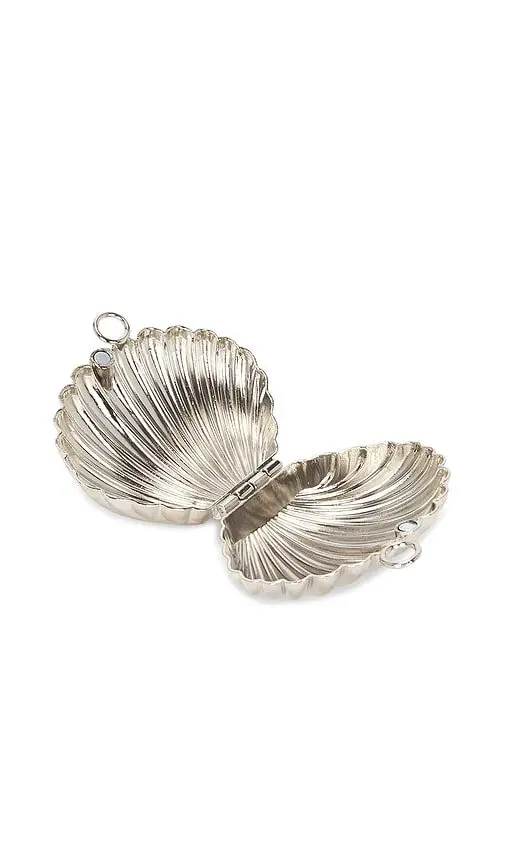 PETIT MOMENTS Shell Chain Clutch