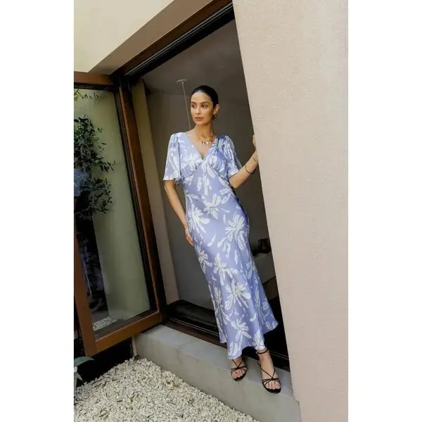 REWRITTEN Ellis V-neck Midi Dress - Blue Lily Print