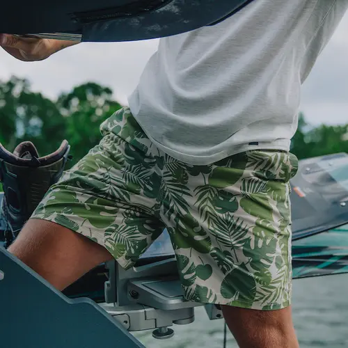 MOUNTAIN KHAKIS Stretch Printed Poplin Deck Short