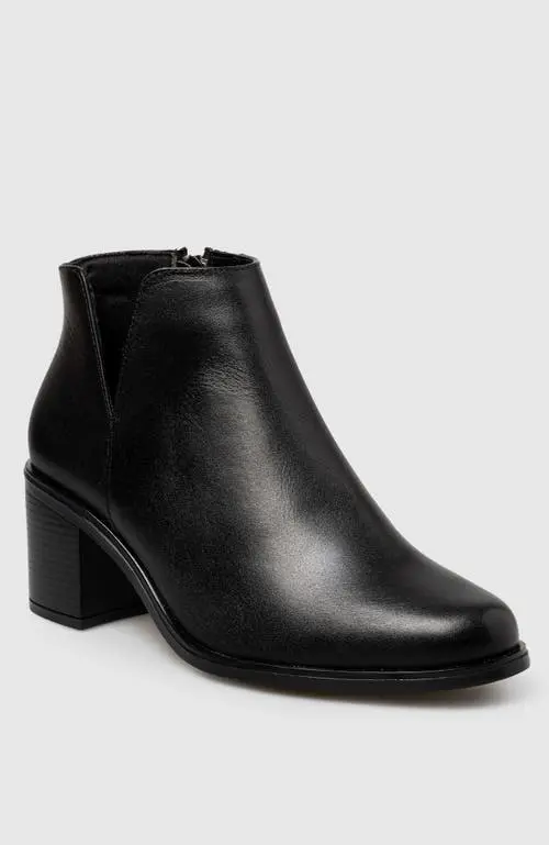 MANELA Alexa Block Heel Bootie - Black