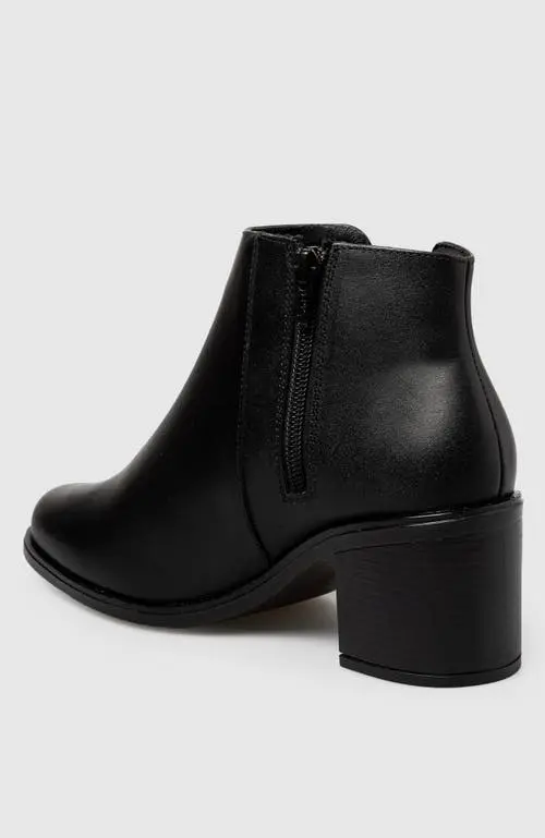 MANELA Alexa Block Heel Bootie