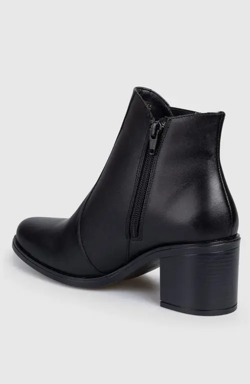 MANELA Leather Chelsea Boot