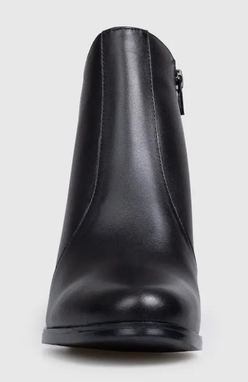 MANELA Leather Chelsea Boot