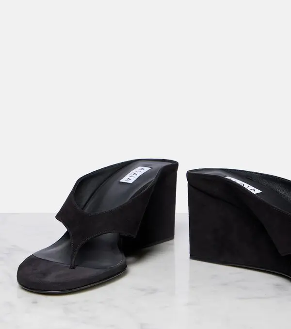 Alaïa Cube 75 Suede Wedge Thong Sandals - Black