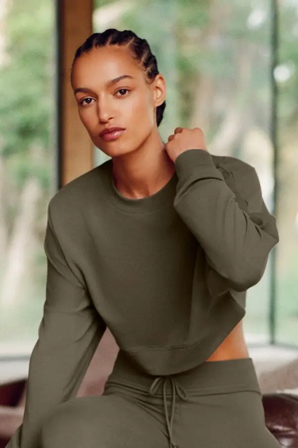Alo Yoga Cropped Sway Crewneck Pullover - Olive Tree