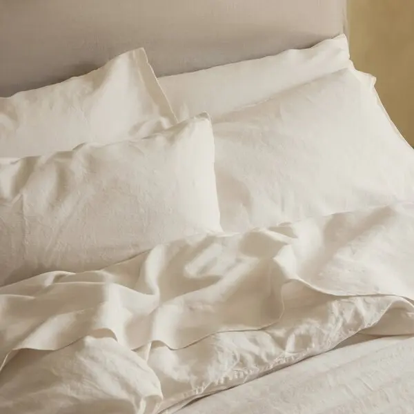 PIGLET IN BED Linen Pillowcase Pair - Pearl