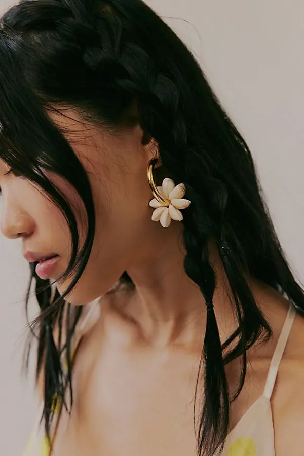 LOGAN TAY Shell Hoops