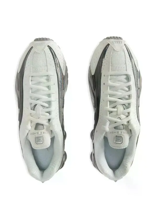 Nike Shox R4 Sneakers - Grey