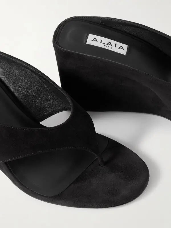 Alaïa Tong 75 Suede Wedge Sandals - Black