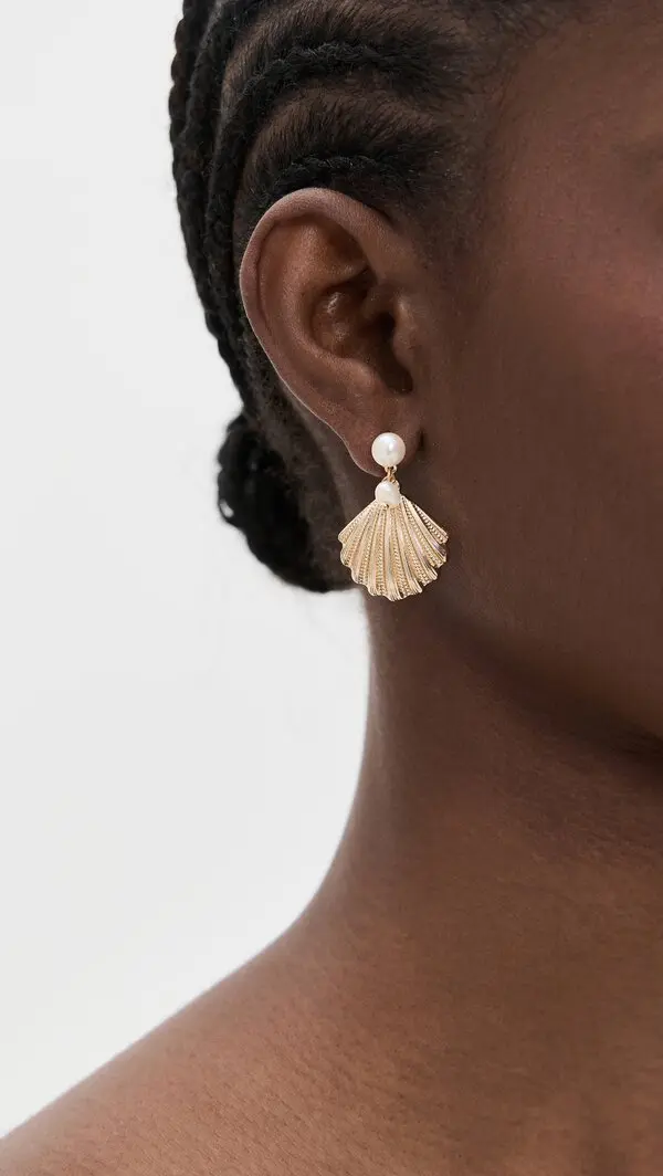 Ettika Scallop Shell And Pearl Drop Earrings - Gold