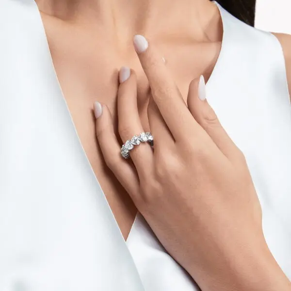 Graff Heart Shape Diamond Band