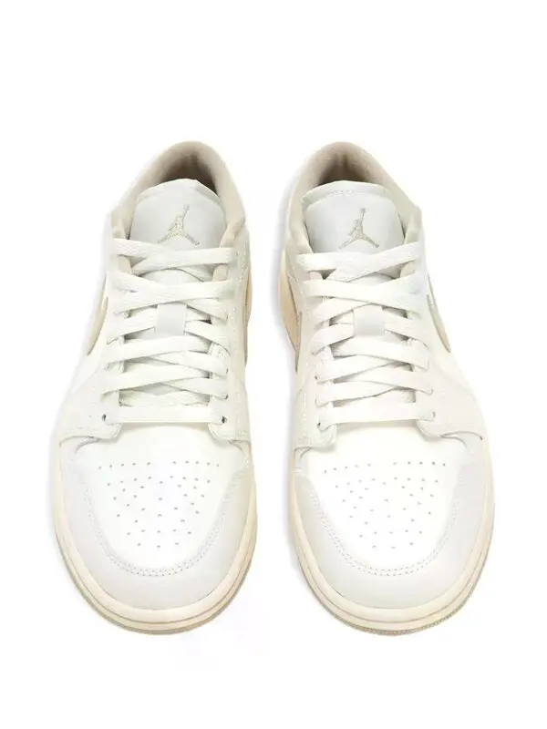 JORDAN 1 Low-top Sneakers