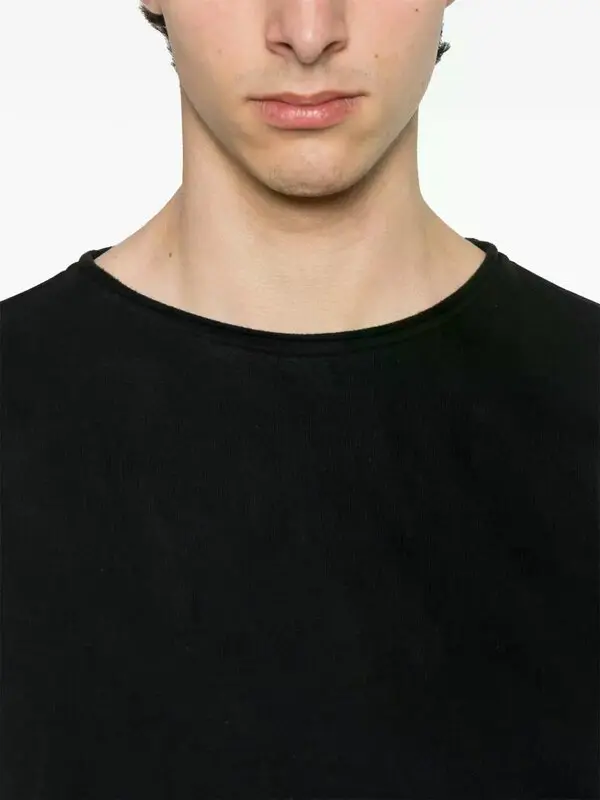 JUVIA Crew-neck T-shirt