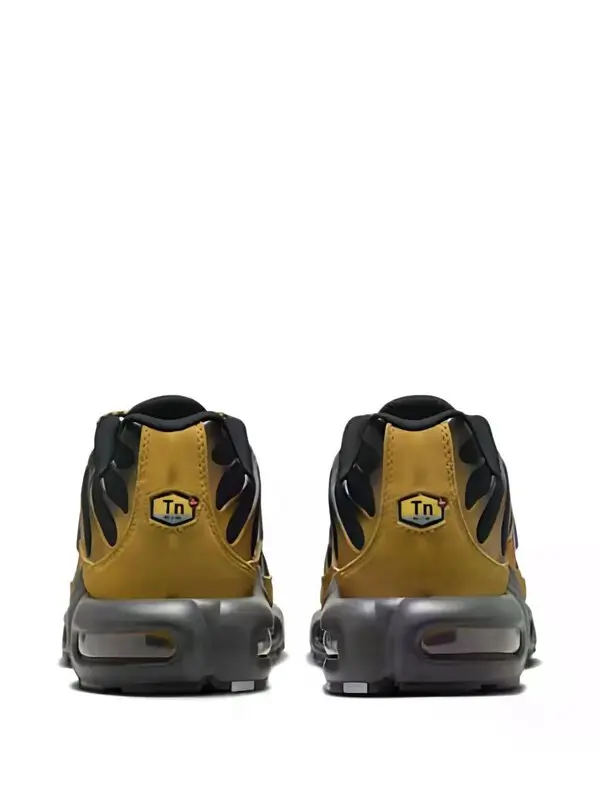 Nike Air Max Plus Sneakers
