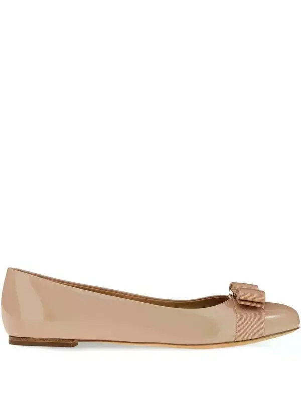 FERRAGAMO Varina Bow-detail Patent Ballet Flats - Neutrals