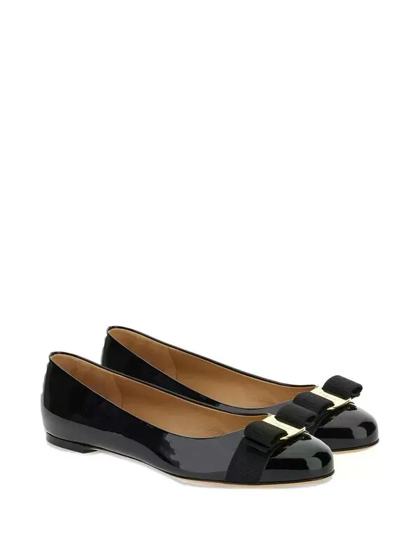 FERRAGAMO Varina Patent Ballet Flats - Black