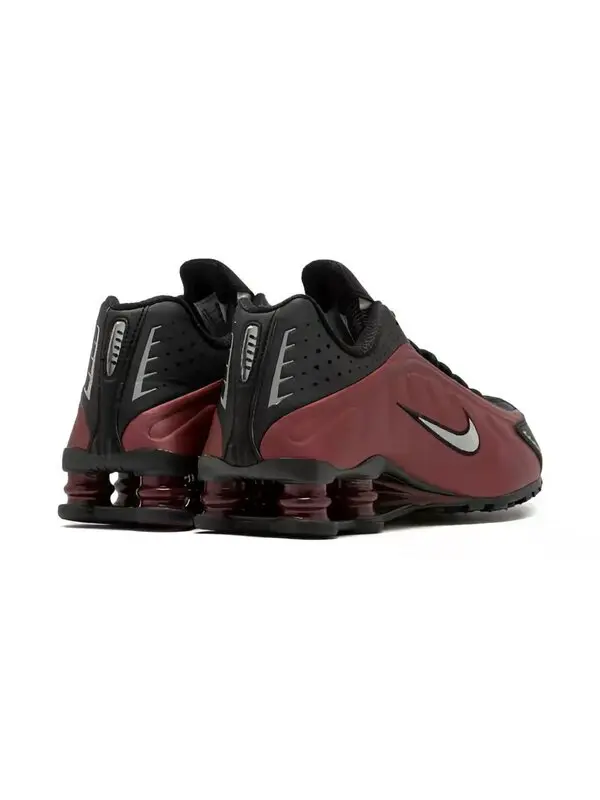 Nike Shox R4 Team Sneakers - Red