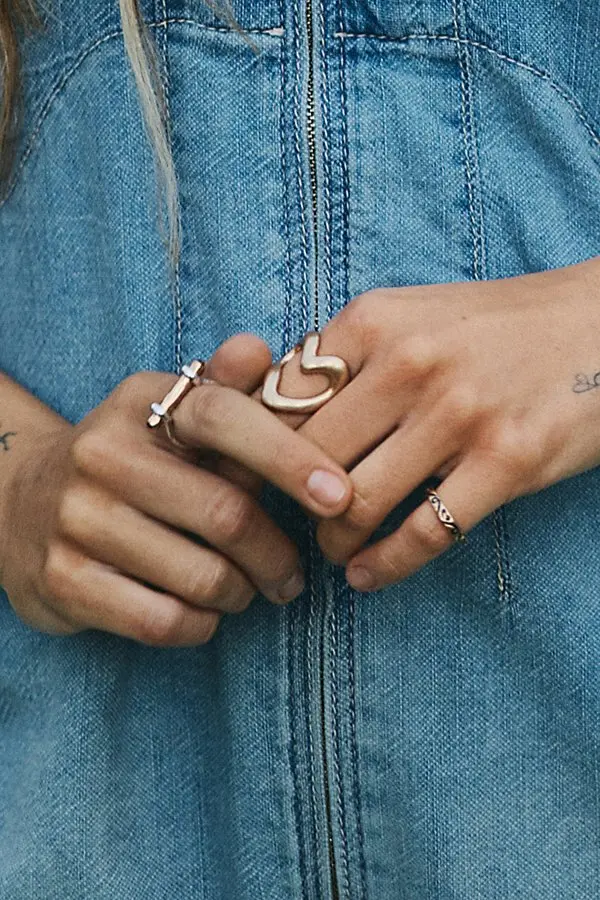 Free People Oversized Heart Ring - Gold
