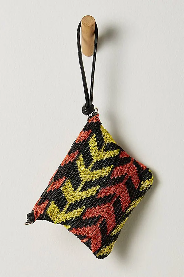 ENSHALLA Chevron Pattern Clutch