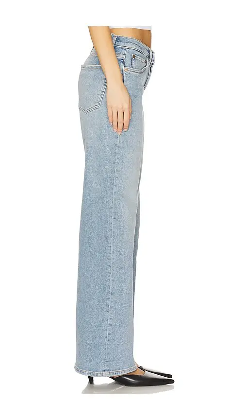 RE/DONE Mid Rise Wide Leg Jeans In Light Wash