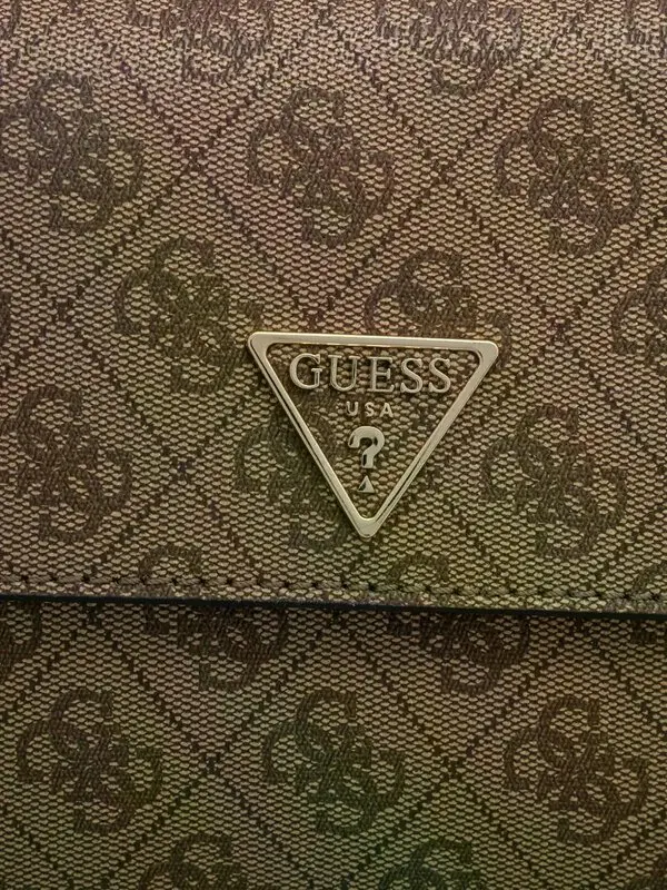 Guess Logo-plaque Shoulder Bag - Brown