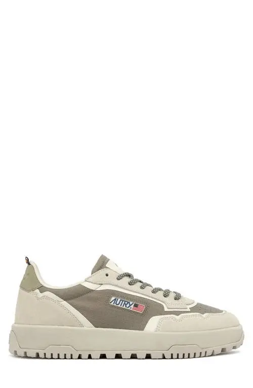 AUTRY Wildplace Low Top Sneakers