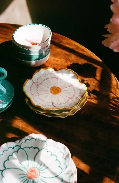RICE BY RICE Set Of 4 Flower Shaped Side Plates