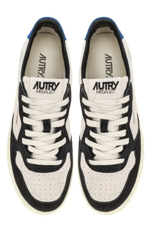 AUTRY Medalist Low Top Sneakers