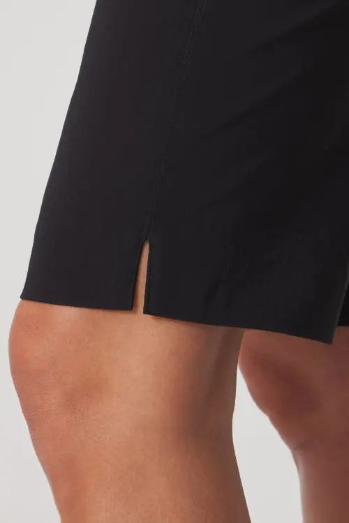 FRANNE GOLDE Slim Stretch Bermuda Short - Black