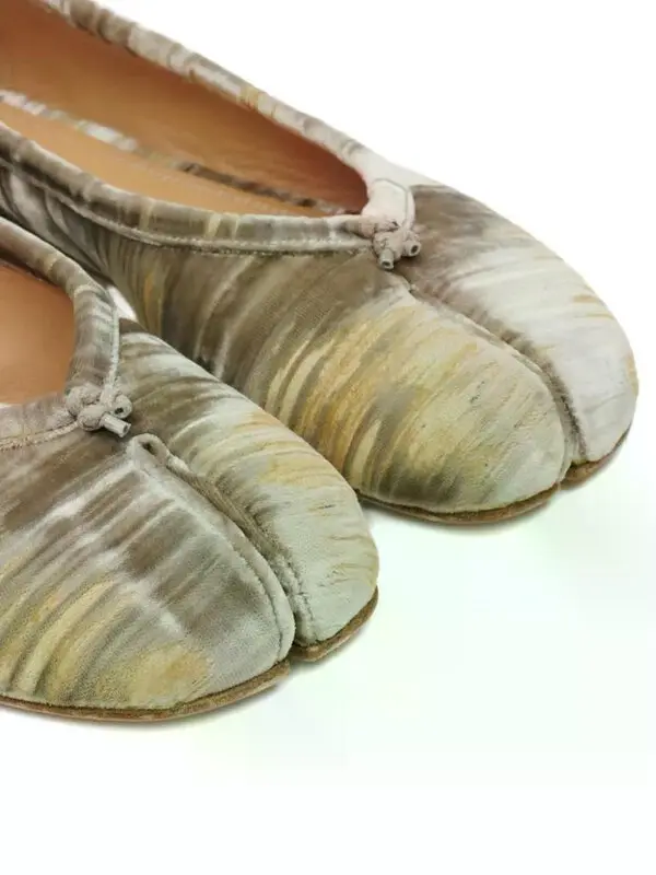 MAISON MARGIELA Tabi Ballerinas - Neutrals