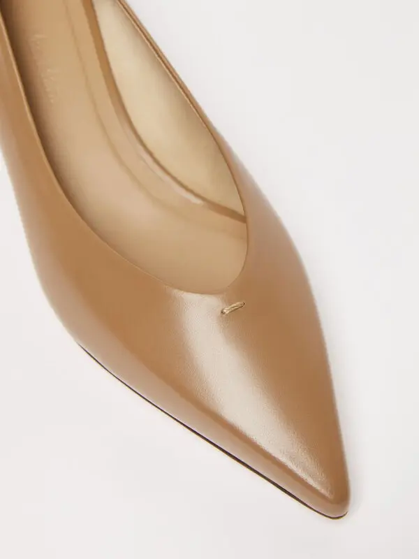 Max Mara Kitten-heel Leather Court Shoes - Camel