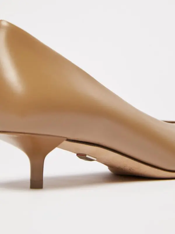Max Mara Kitten-heel Leather Court Shoes - Camel