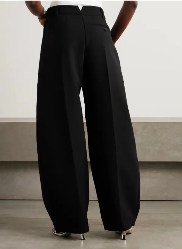 Jacquemus The Ovalo Pleated Crepe Pants - Black