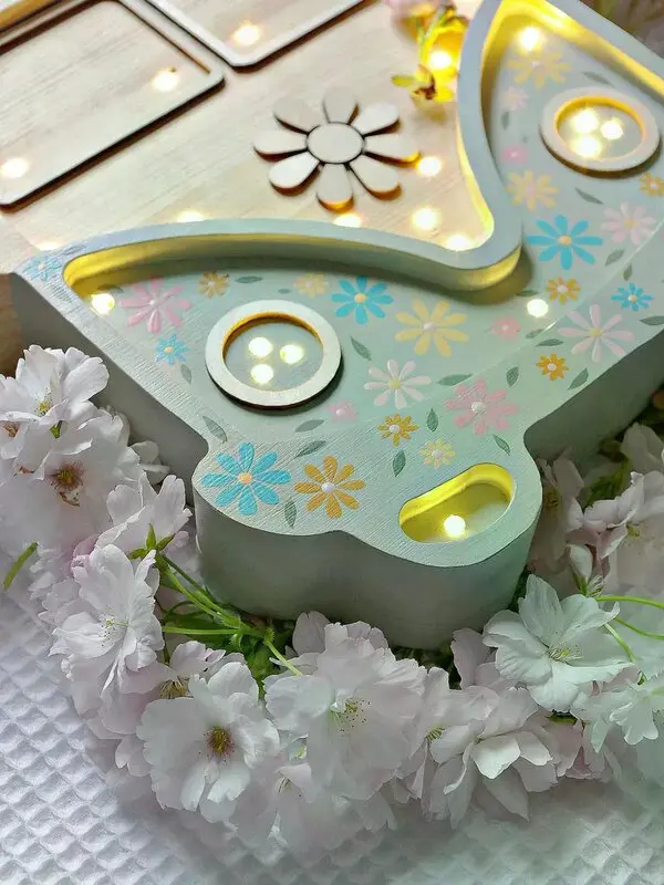 LITTLE LIGHTS Flower-embellished Van Night Light