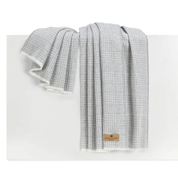 LANDS DOWNUNDER Sutton Plaid Throw - Light Gray