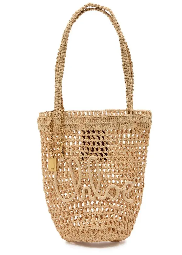 Chloé Raffia Tote With Charm And Applique - Sand