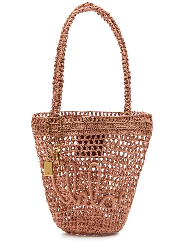 Chloé Raffia Tote With Logo Charm - Beige