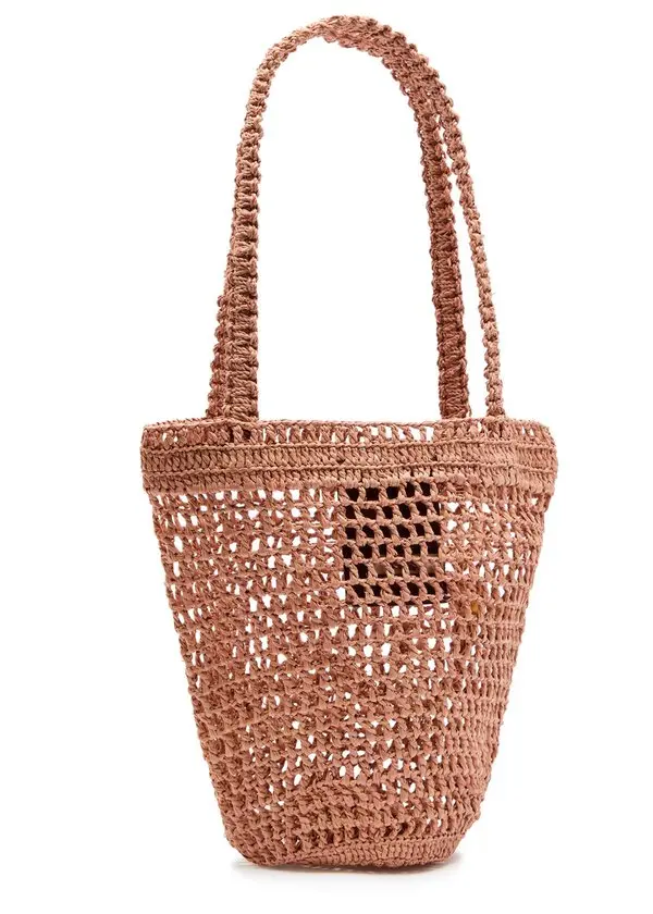 Chloé Raffia Tote With Logo Charm - Beige