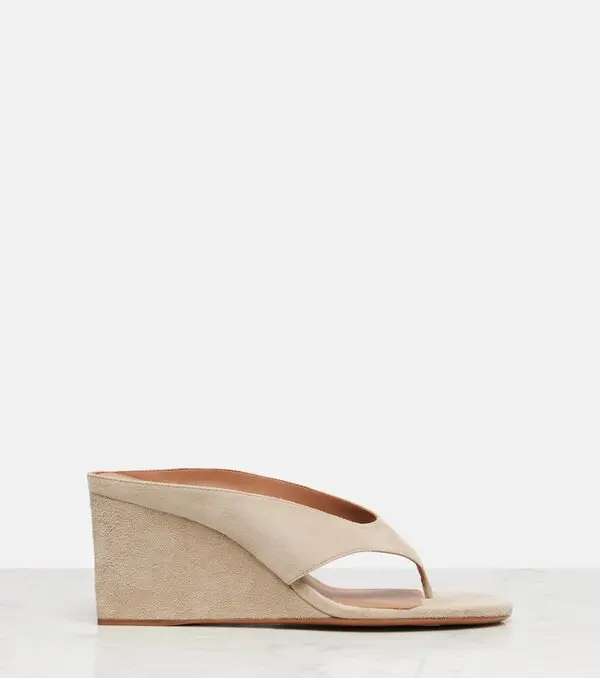 Alaïa Cube 75 Suede Wedge Thong Sandals - Beige