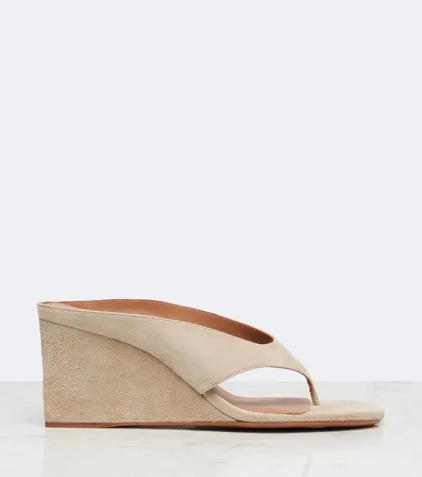 Alaïa Cube 75 Suede Wedge Thong Sandals - Beige