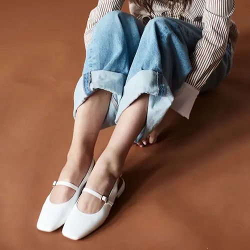 AMIE RAFA Athena Mary Jane Flats - Off-white