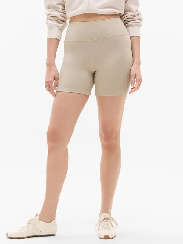 Athleta Intuition 5" Short - Ecru